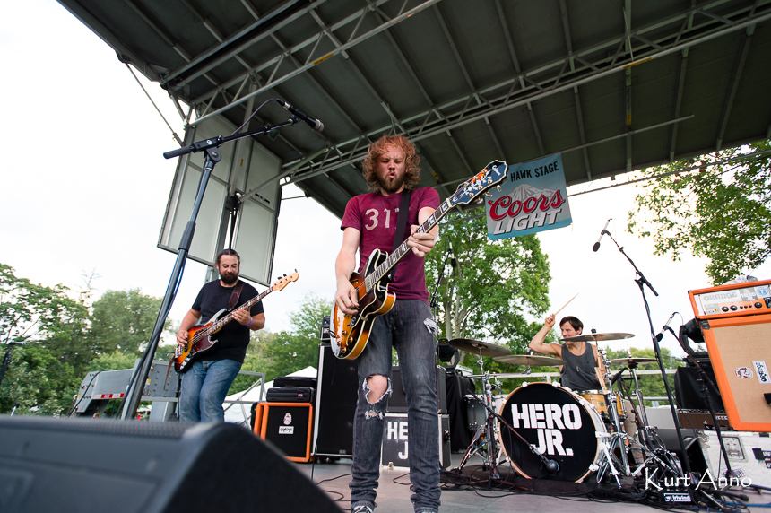 Hero JR-15 ⋆ Onstage Magazine.com