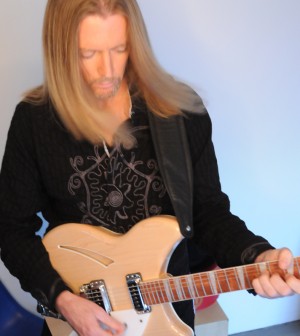 Sluka, A Taste of 'Introversions' - Onstage Magazine.com