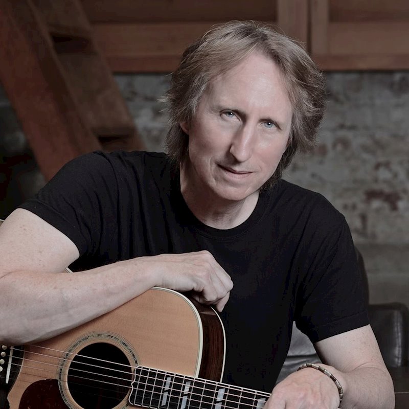 Geoff Gibbons "Rollin' Free" with a "Fall Girl" - Onstage Magazine.com