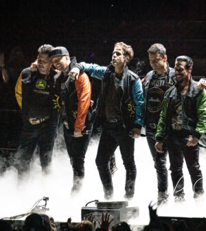 The Magic Summer Tour: A Night of Nostalgia and New Memories - Onstage ...