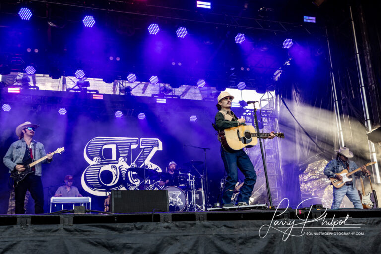 Braxton Keith Stops Concert and Takes a Stand: Country Music, Beer Cans ...